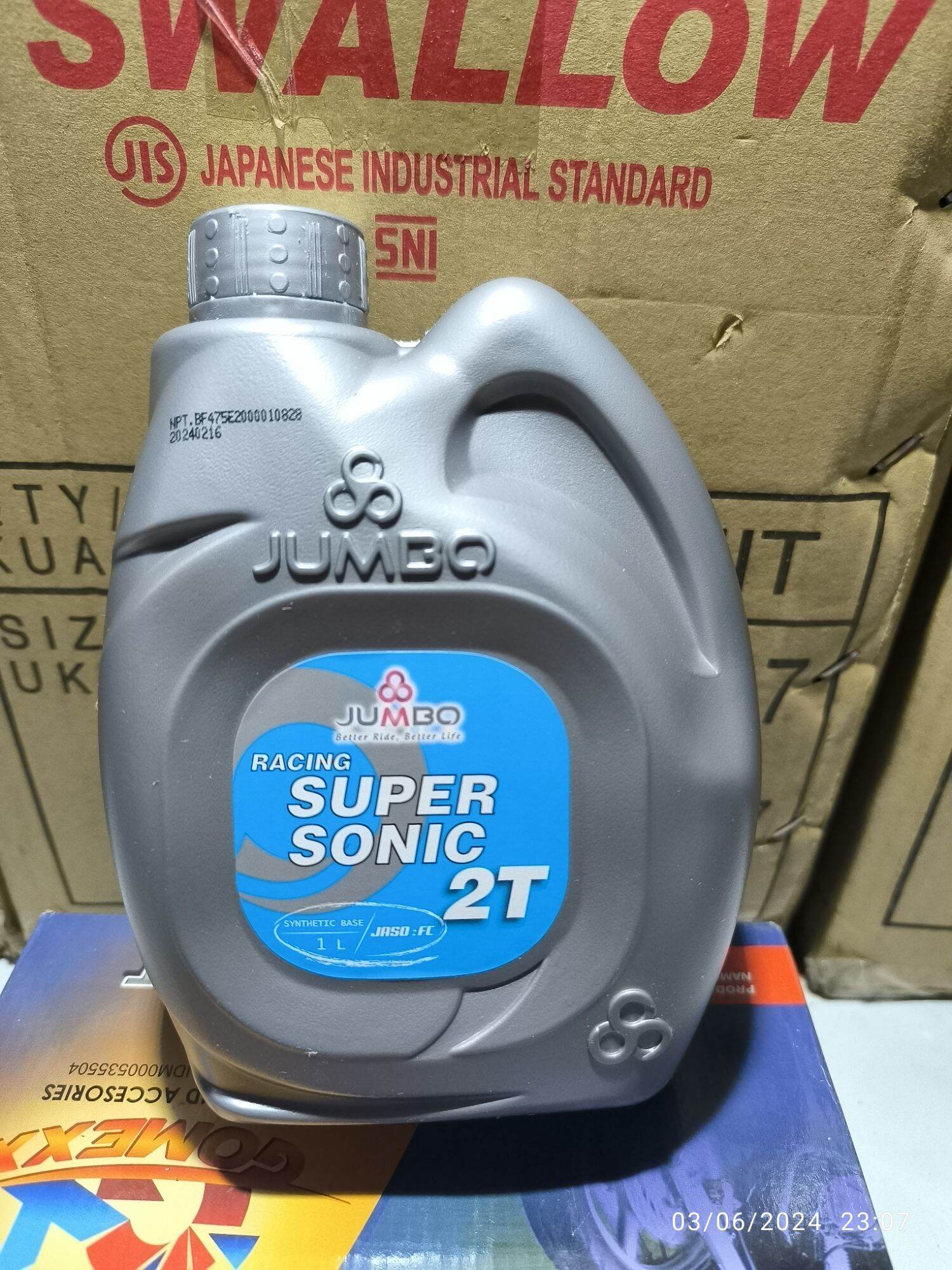 oli jumbo 2T super sonic isi 1 liter di jamin asli dan original ...