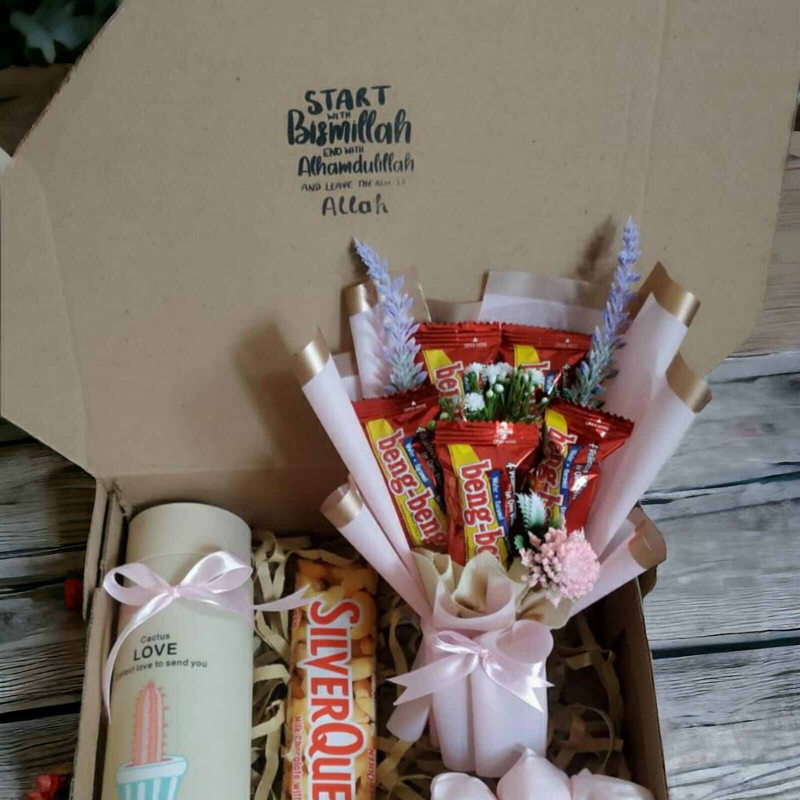 Hadiah buket coklat / Gift box Valentine Ulang tahun | Lazada Indonesia