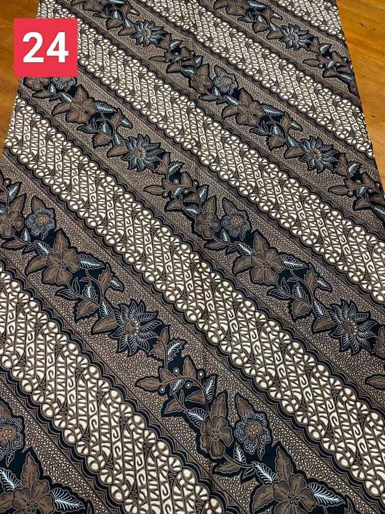 Jarik Solo Lereng Kusumo Pengantin Orang Tua Pengantin Penari Sinden ...