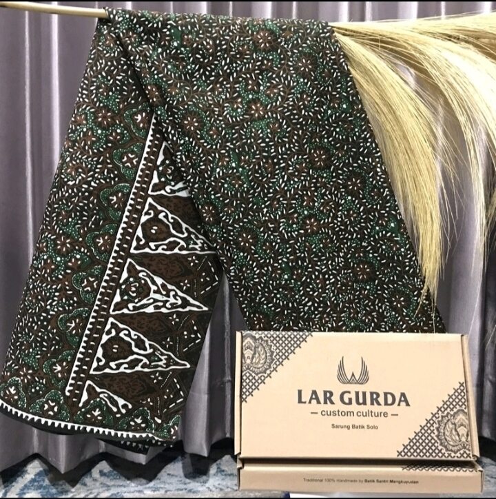 SULUR HIJAU SARUNG BATIK TRADISIONAL LAR GURDA EKSKLUSIF KESIKAN SERIES ...