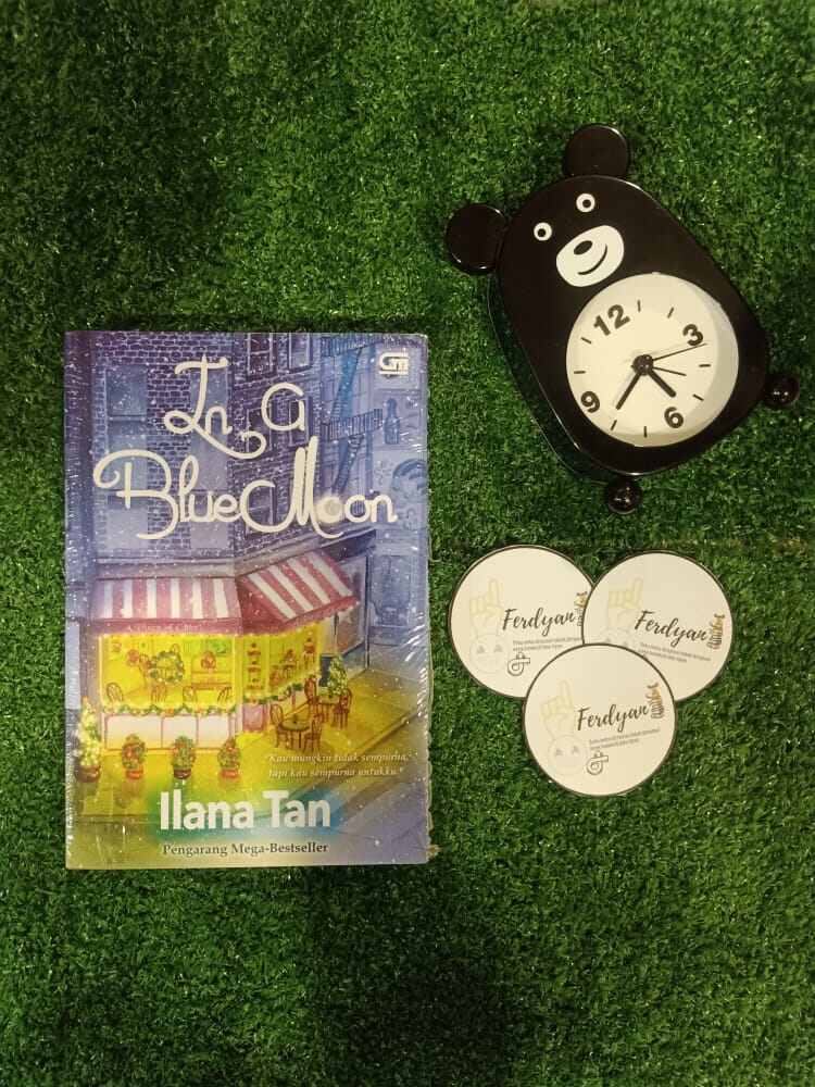 Buku In a Blue Moon by ilana Tan buku novel romance | Lazada Indonesia