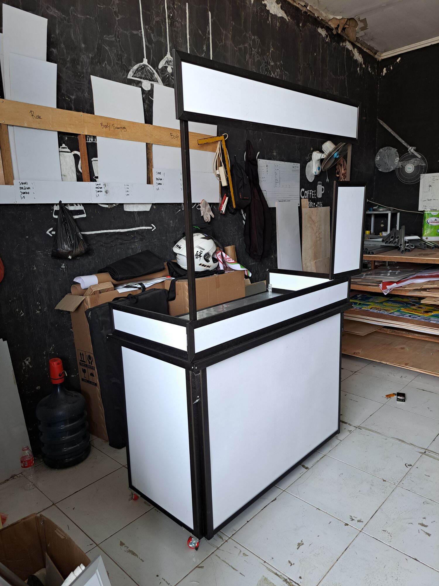 Booth Lipat / Booth Portable Aluminium Brown + Menu + Sekat Kanan Kiri ...