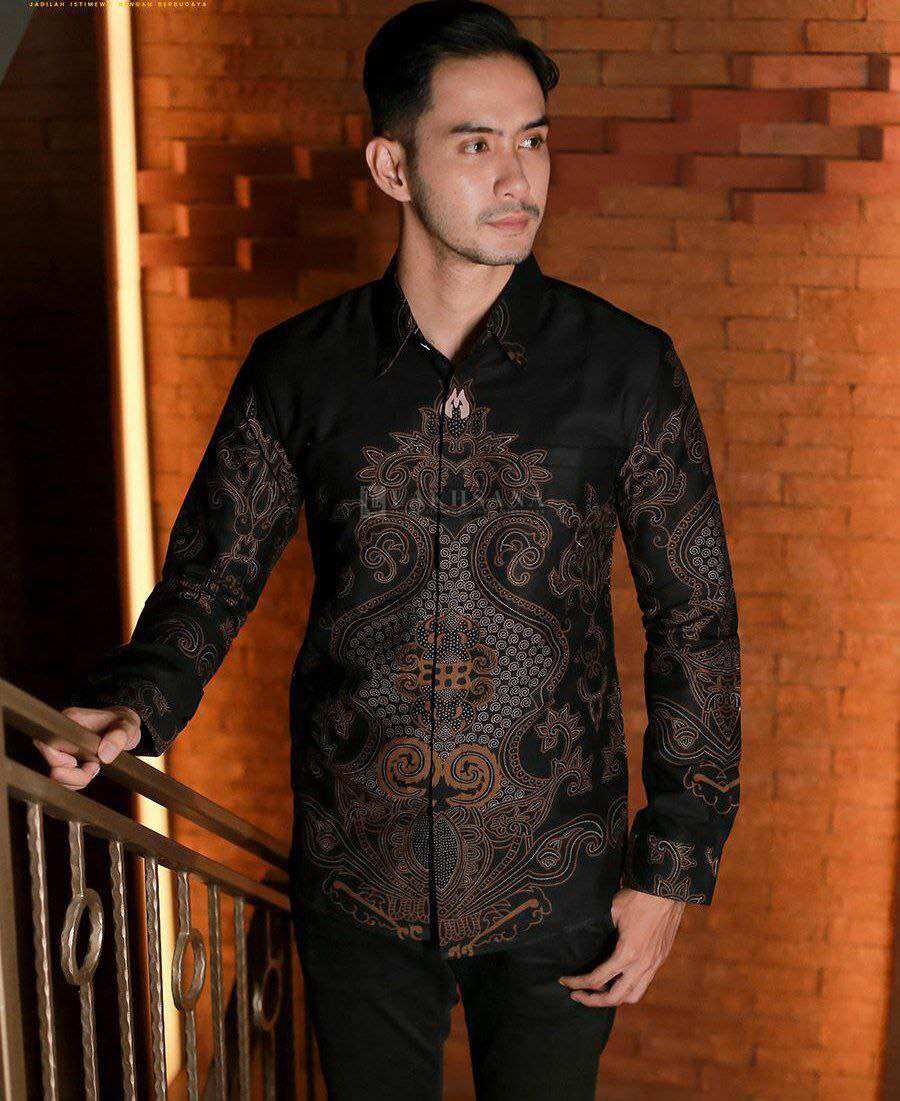 KEMEJA BATIK PRIA LENGAN PANJANG MOTIF ABINAWA PAJEGAN - BATIK HITAM ...