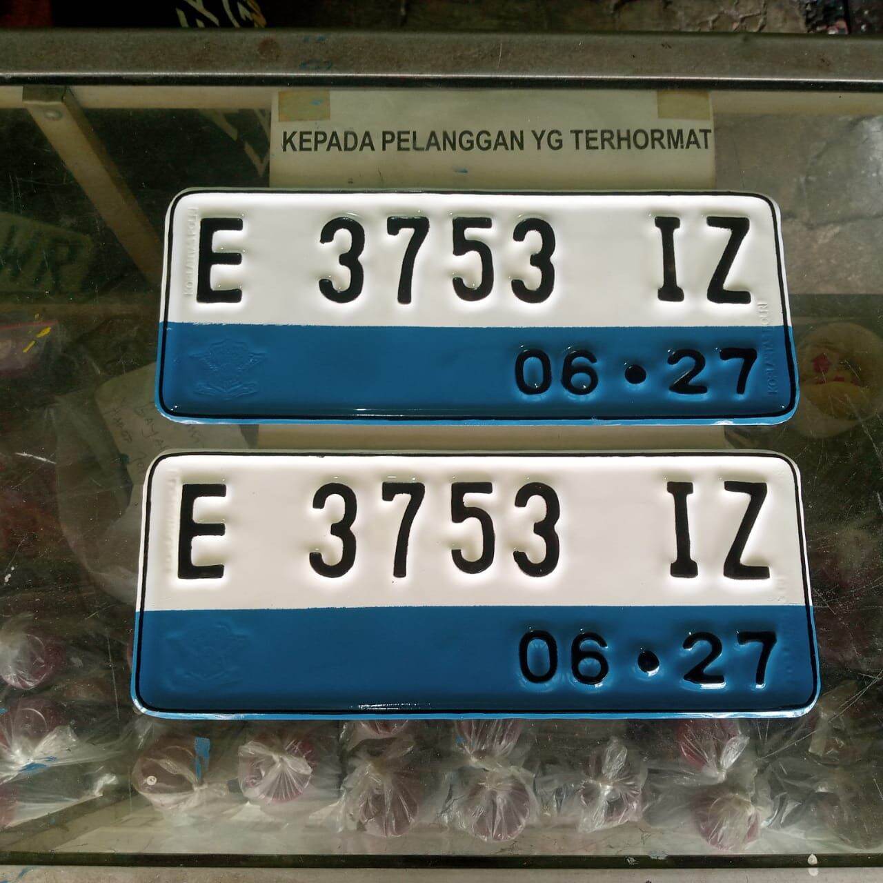 Plat nomor motor listrik berlogo standar samsat 1 pasang untuk depan dan belakang bisa request ...