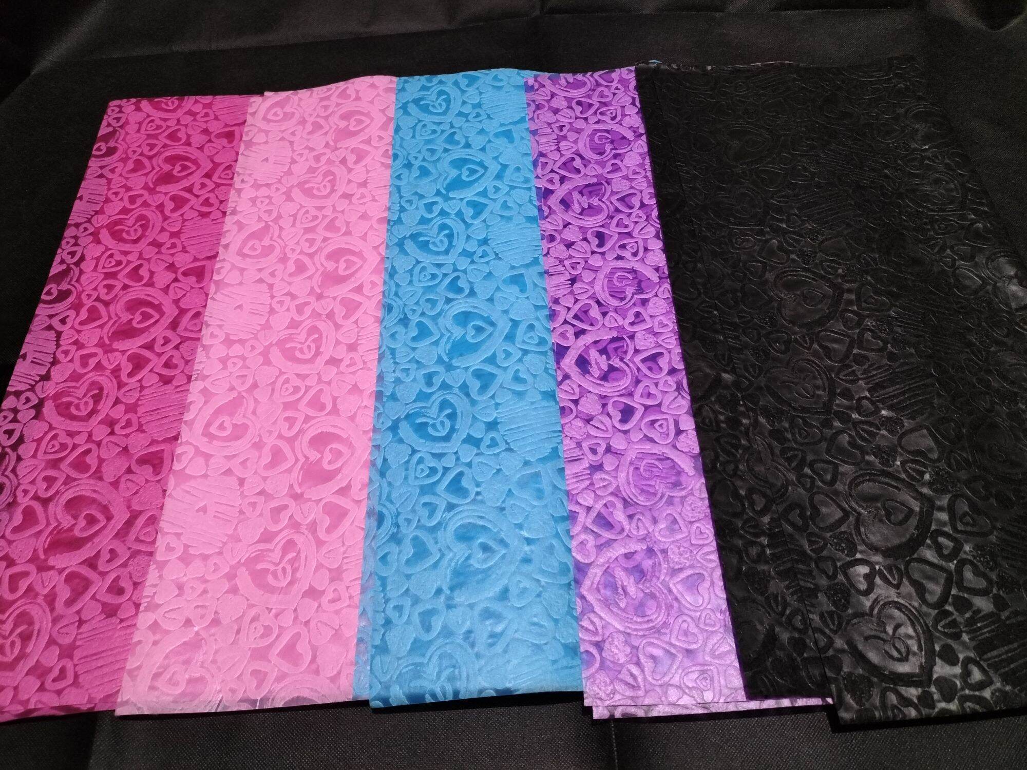 Kertas buket motif love / Kain embos motif love / Kertas buket / Kertas ...