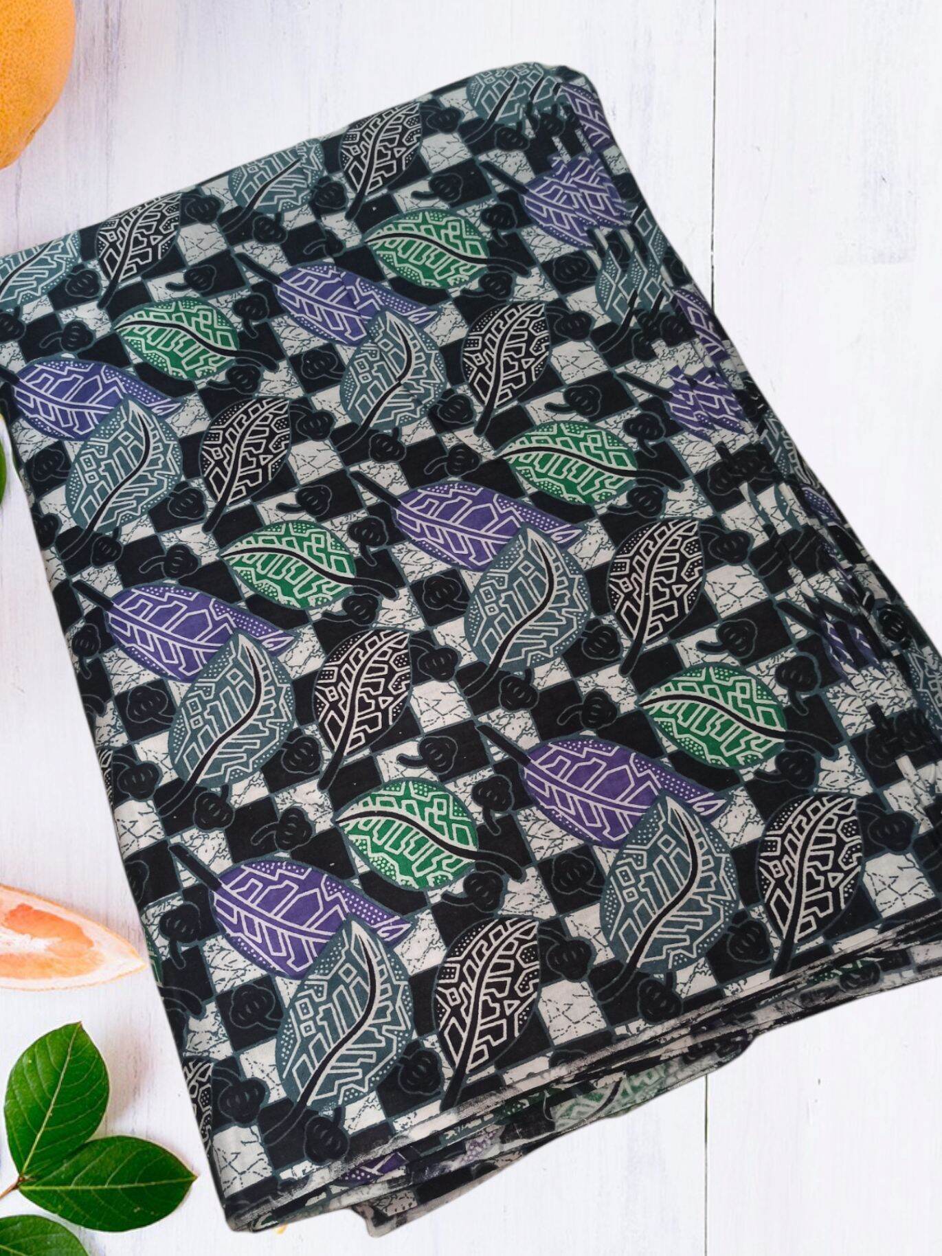 kain batik motif daun dasar motif catur hitam putih bahan Seragam Kamen ...