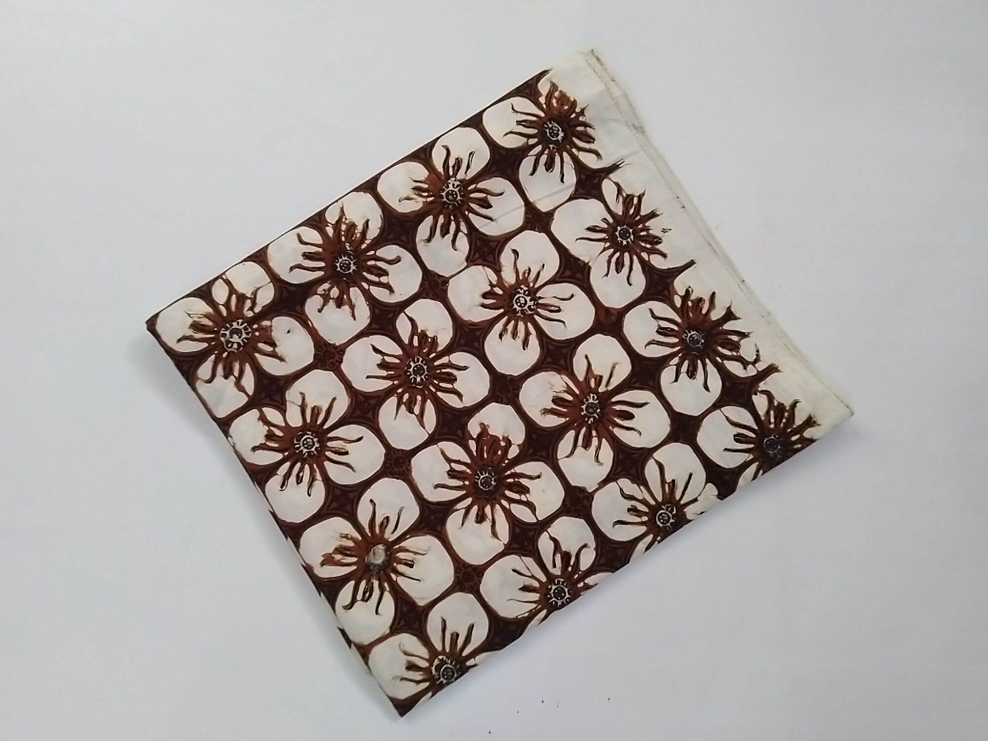 Kain batik cap sogan Jogja motif Kawung jenggot putih | Lazada Indonesia