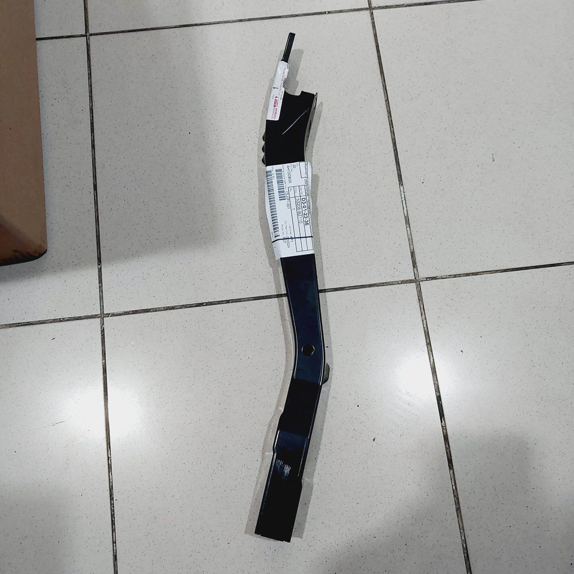 Tiang tengah support bullhead Support hood lock Tiang lock kap mesin ...