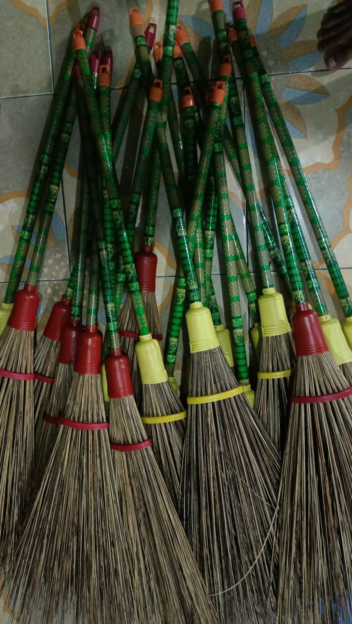 SAPU TAMAN, SAPU HALAMAN,SAPU GAGANG, SAPU LIDI | Lazada Indonesia