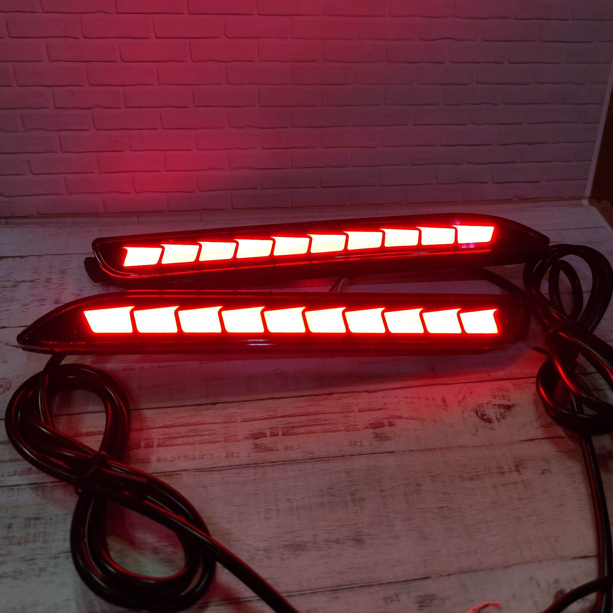 Lampu reflektor bumper belakang toyota innova 2008-2015 smoke | Lazada ...