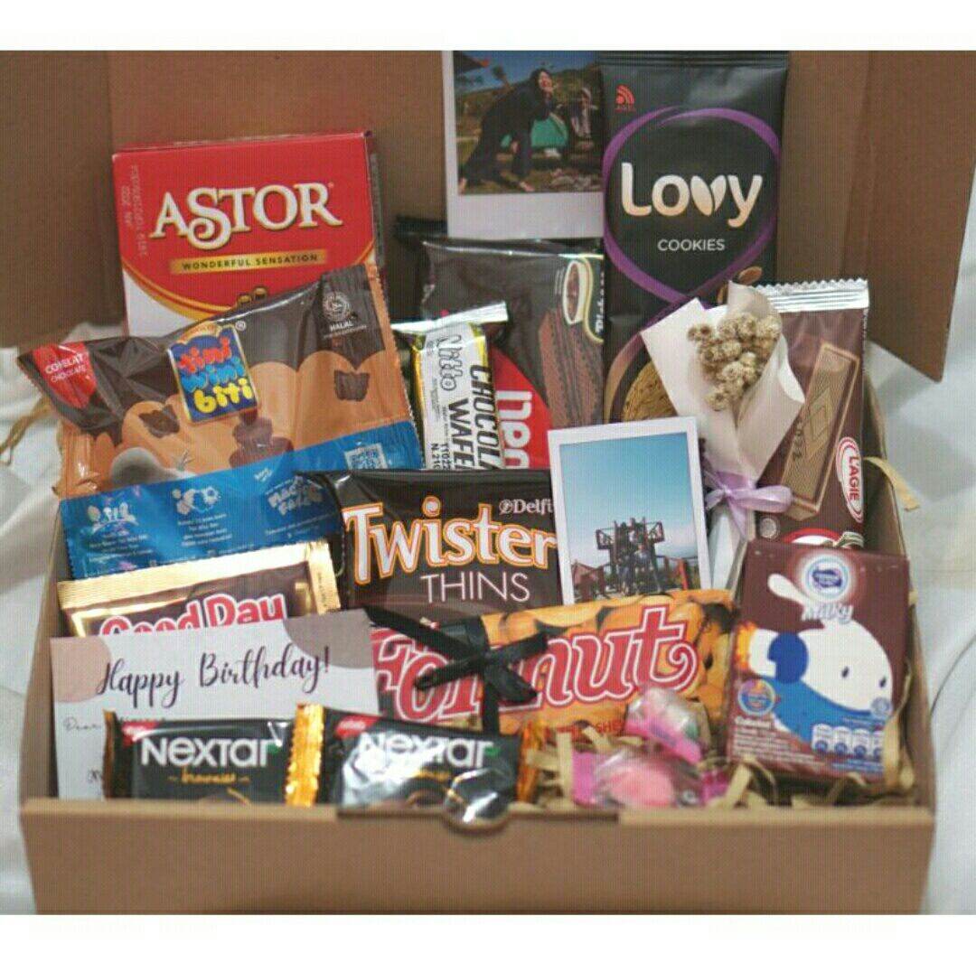 Hampers Jajanan/ Hampers Wisuda/ Hampers Kado Ulang Tahun/ Gift Box ...