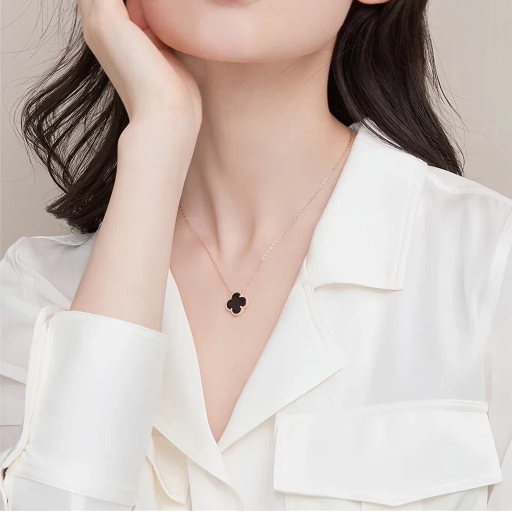 Perhiasan Wanita Kalung bentuk daun Semanggi | Lazada Indonesia