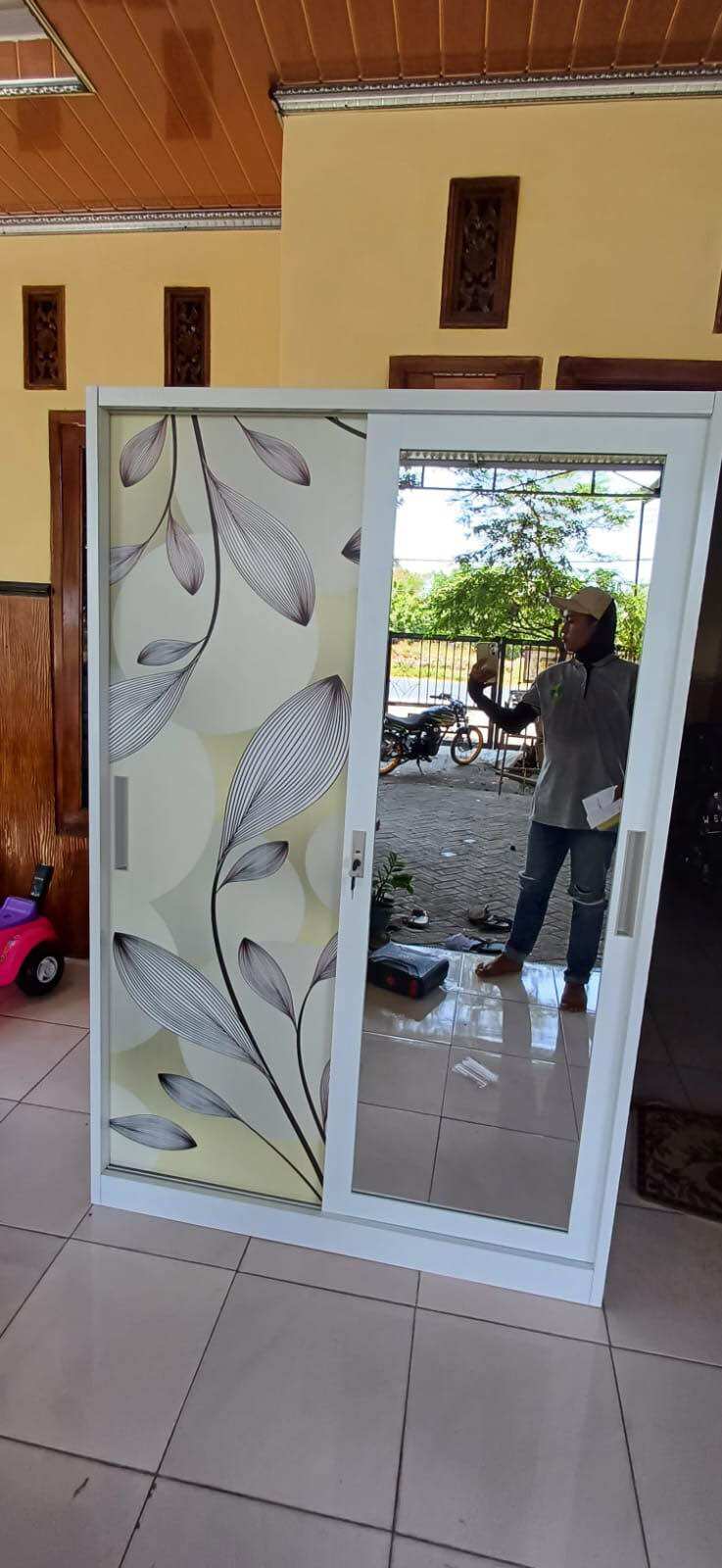 Lemari Baju Sliding Besi LB-362 - Lemari Baju Sliding - Almari Baju ...