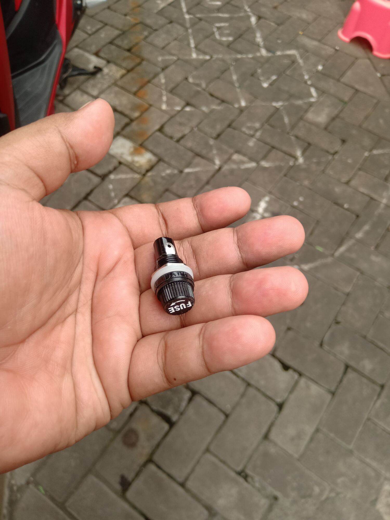 kotak sekering kecil untuk box amplifier sudah lengkap dengan ...