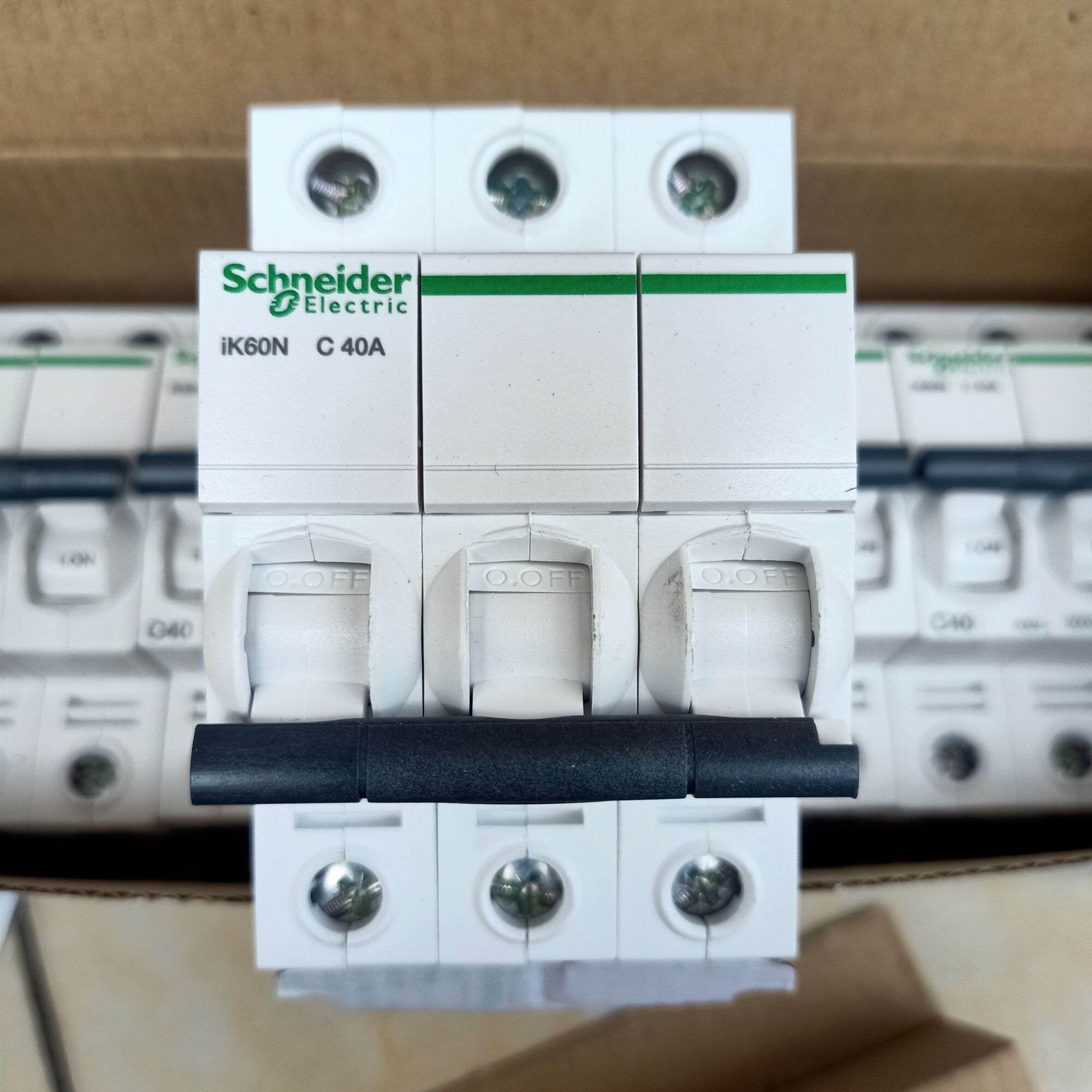 MCB Ik60N 3phase Schneider 32a original | Lazada Indonesia