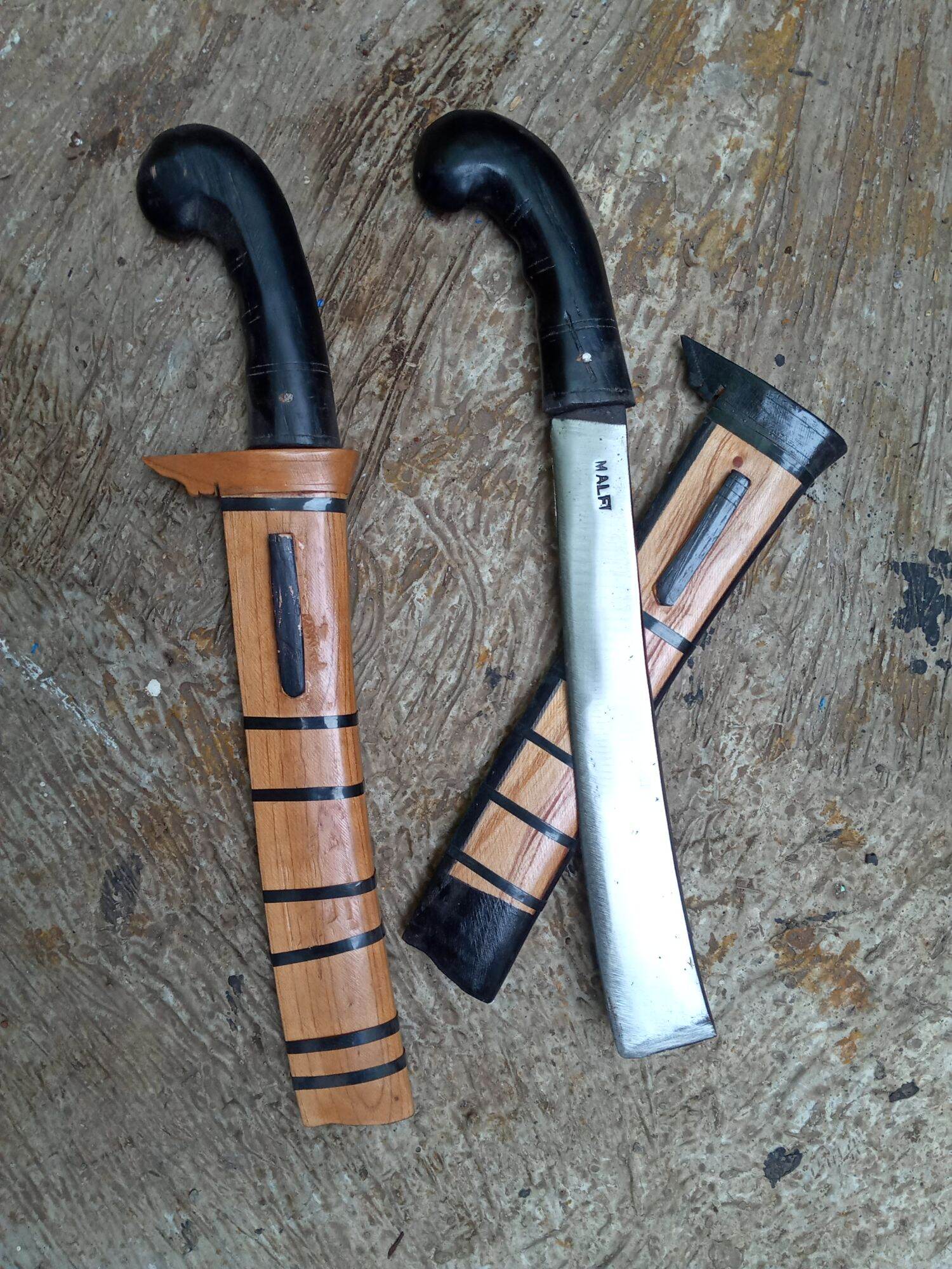 Perkakas Golok Kebun Petani Baja Per Gagang Kayu Surian | Lazada Indonesia