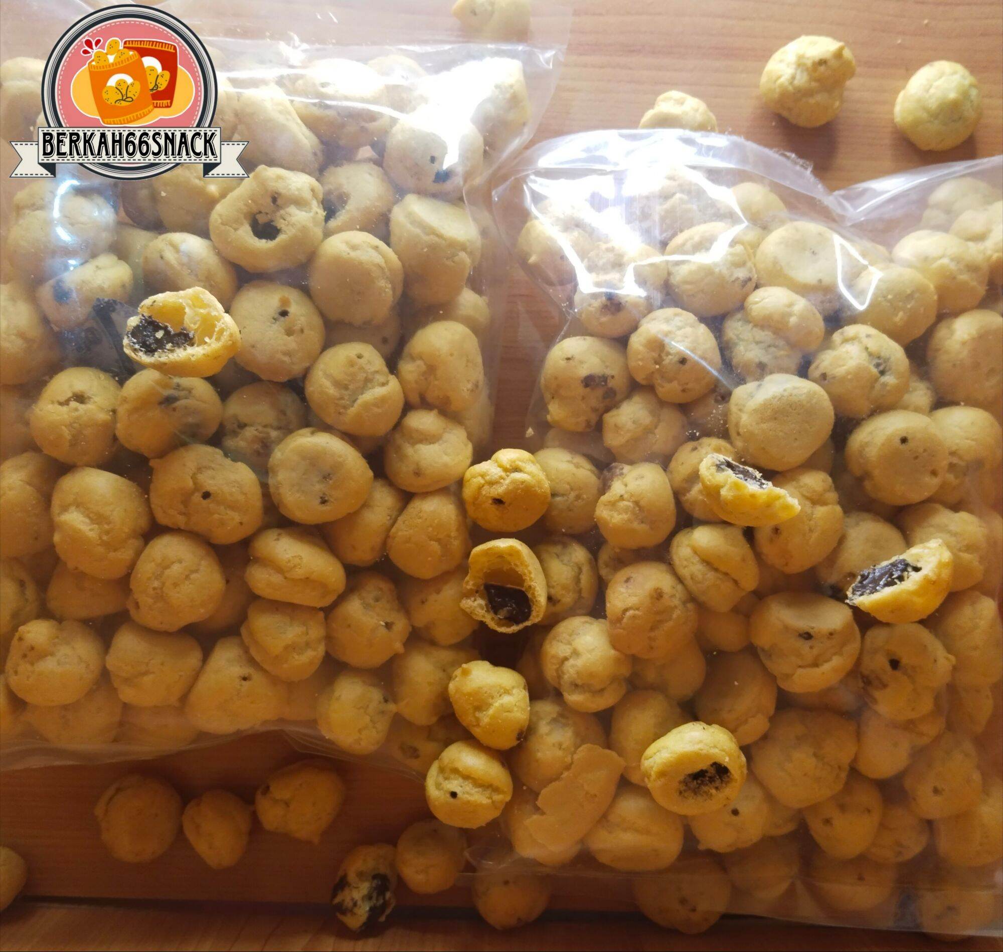 Soes Coklat Lumer 250g | Kue Soes Kering Isi Cokalat | Cemilan Manis ...