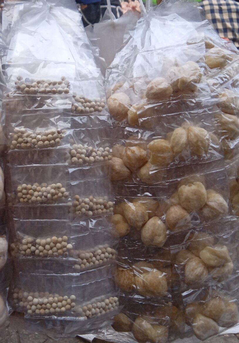 2 Macam. Lada bulet sama Kemiri belah.isi 20 Renceng. Masing masing 10 ...