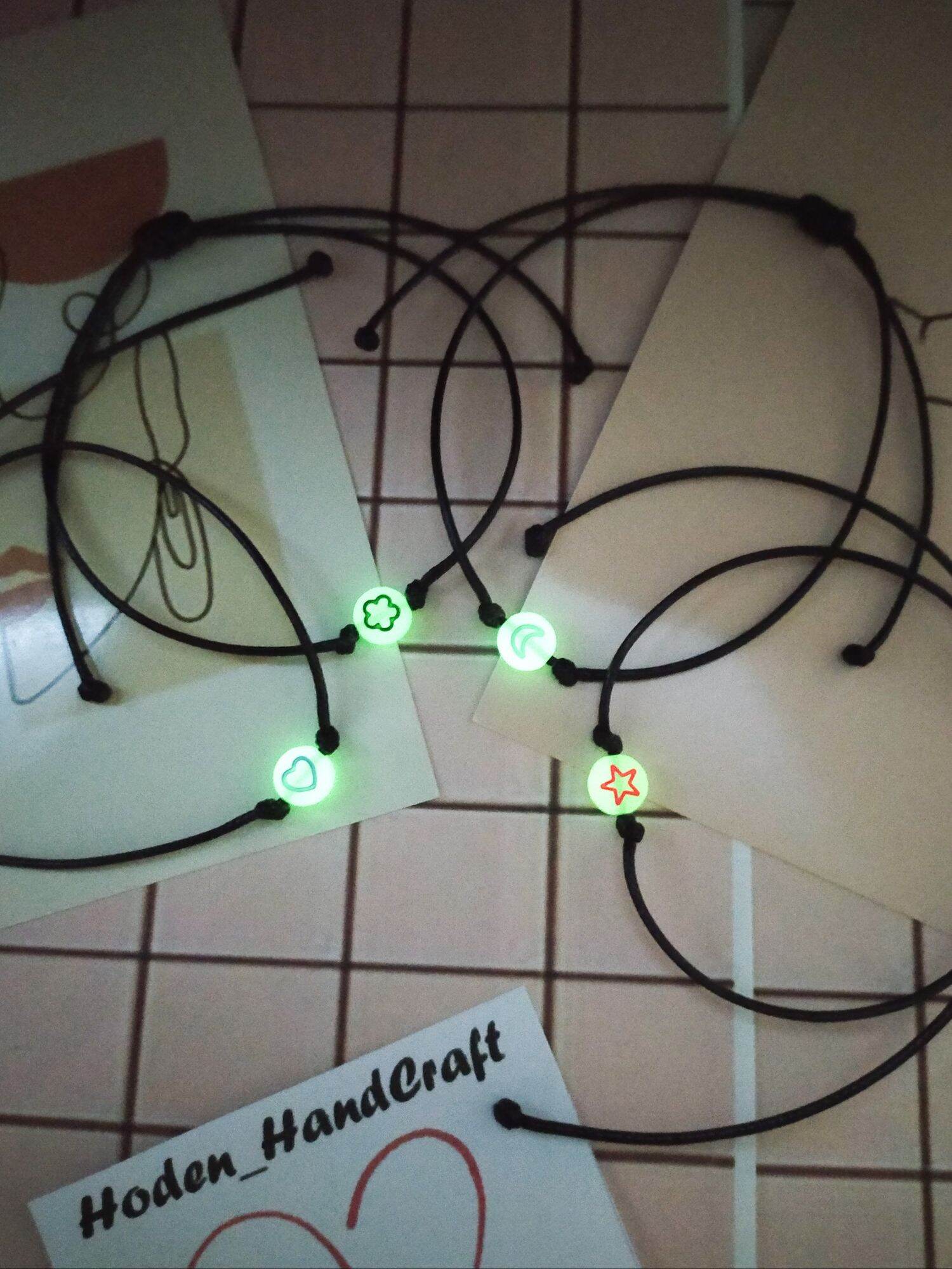 Gelang Glow In The Dark Model Simbol / Gelang Menyala Dalam Gelap ...