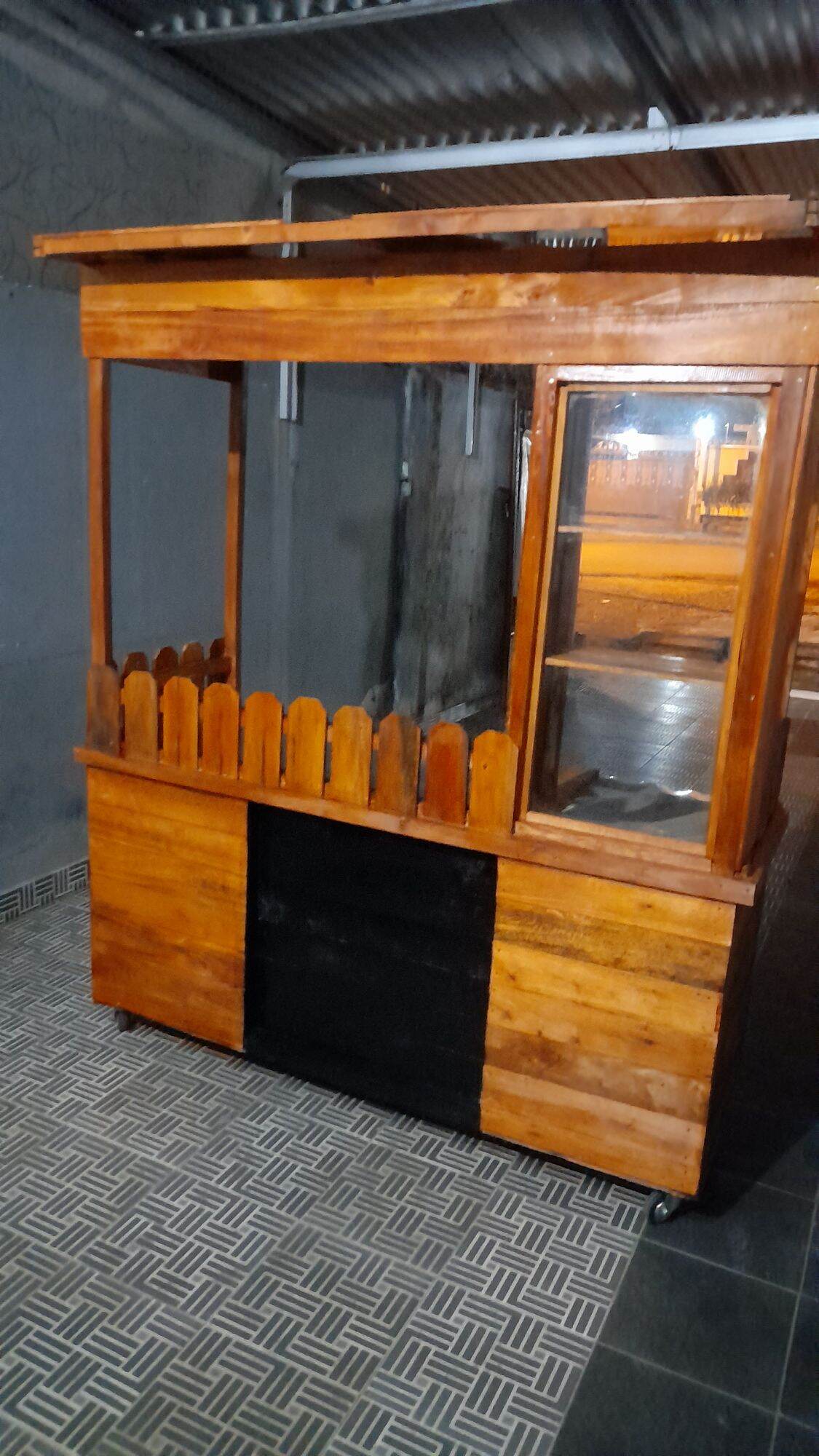 Booth gerobak kayu kaca untuk display jualan makanan atau minuman ...