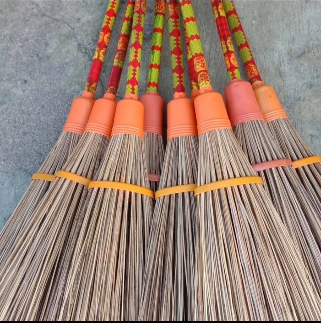 sapu lidi gagang panjang/ peralatan kebersihan | Lazada Indonesia