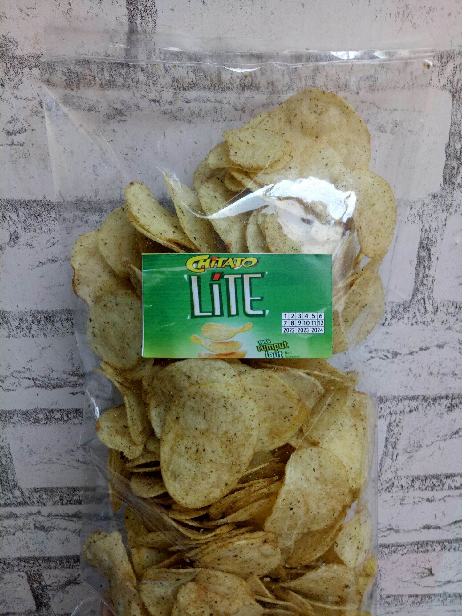 (Q.S) Chitato Lite Rasa Rumput Laut | Lazada Indonesia