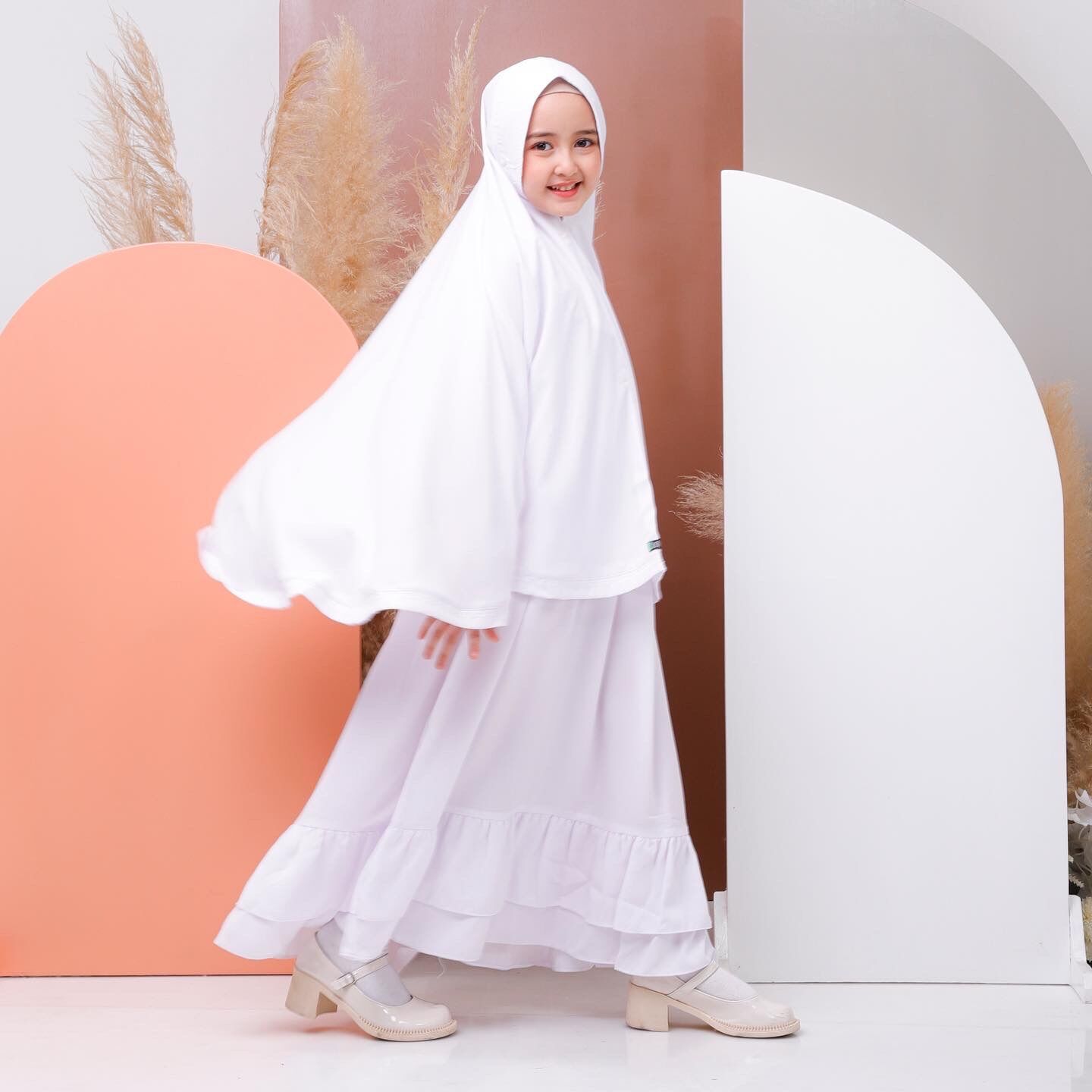 Set Gamis dan Hijab anak perempuan 1 sampai 11 tahun warna Putih/Halwa ...