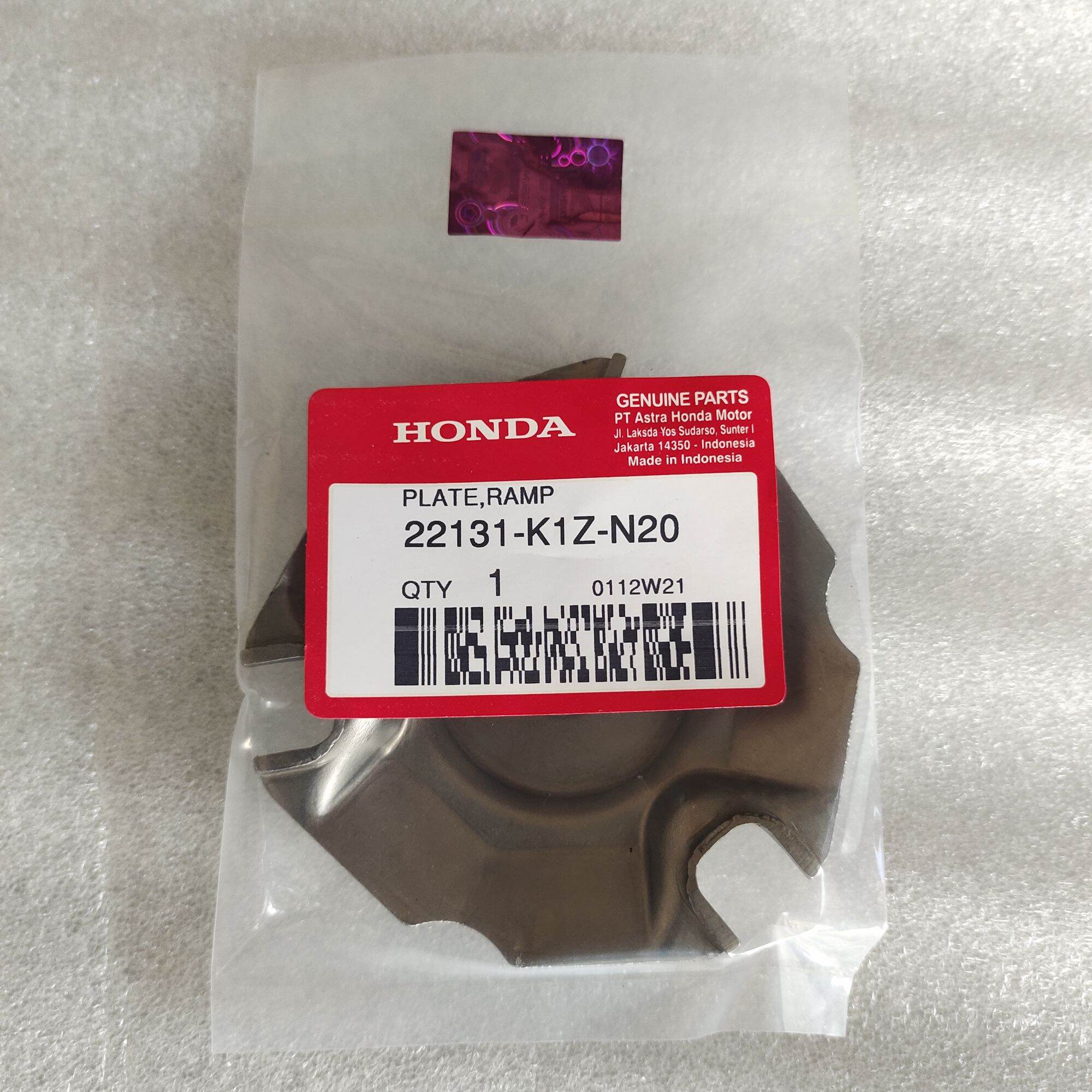 22131-K1Z-N20 PLATE RAMP Plat tutup rumah roller Vario 125 Vario 150 ...
