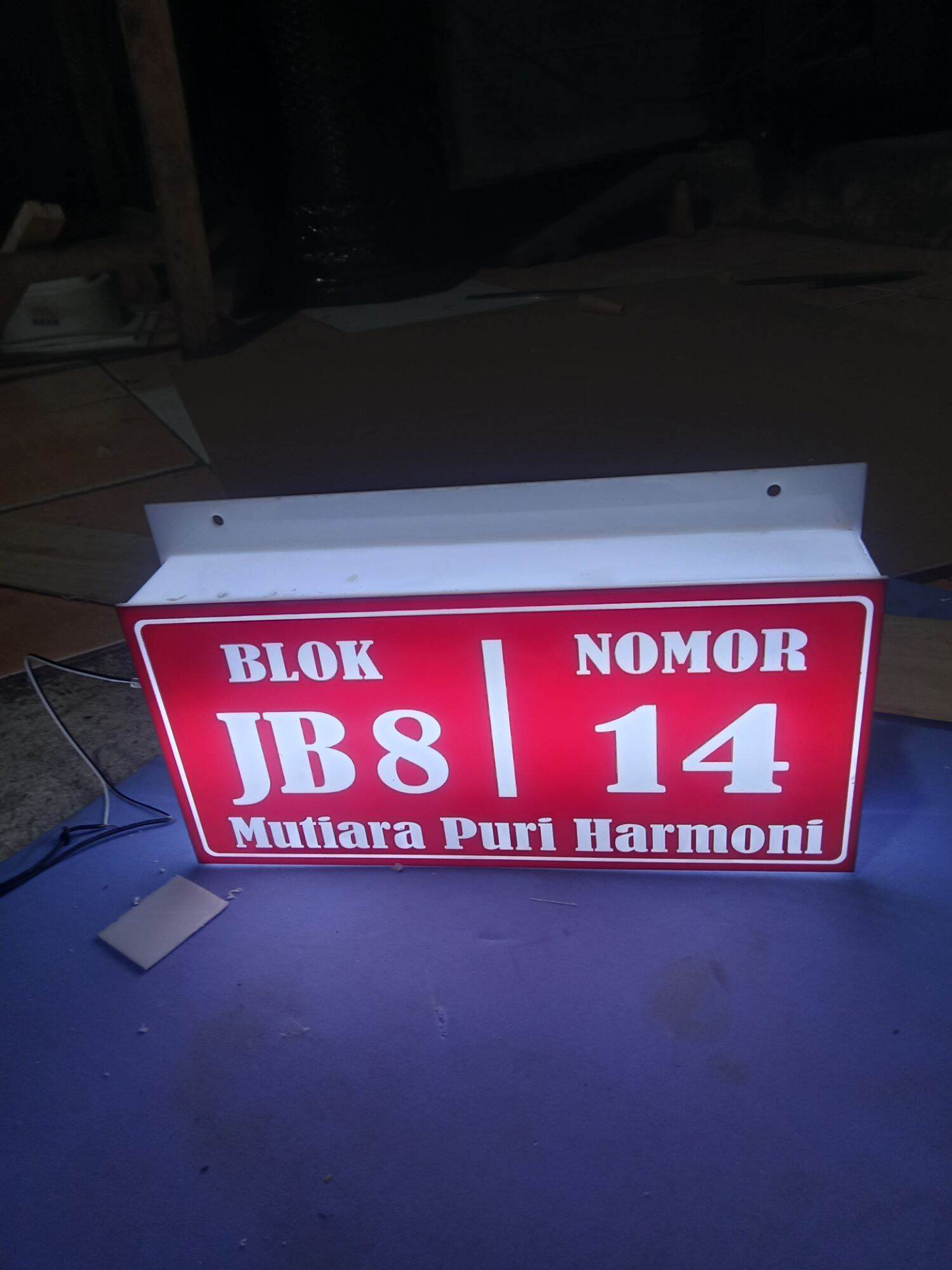 BARU"Alamat Rumah Model neon box.nyala elegan dan sangat istimewa ...