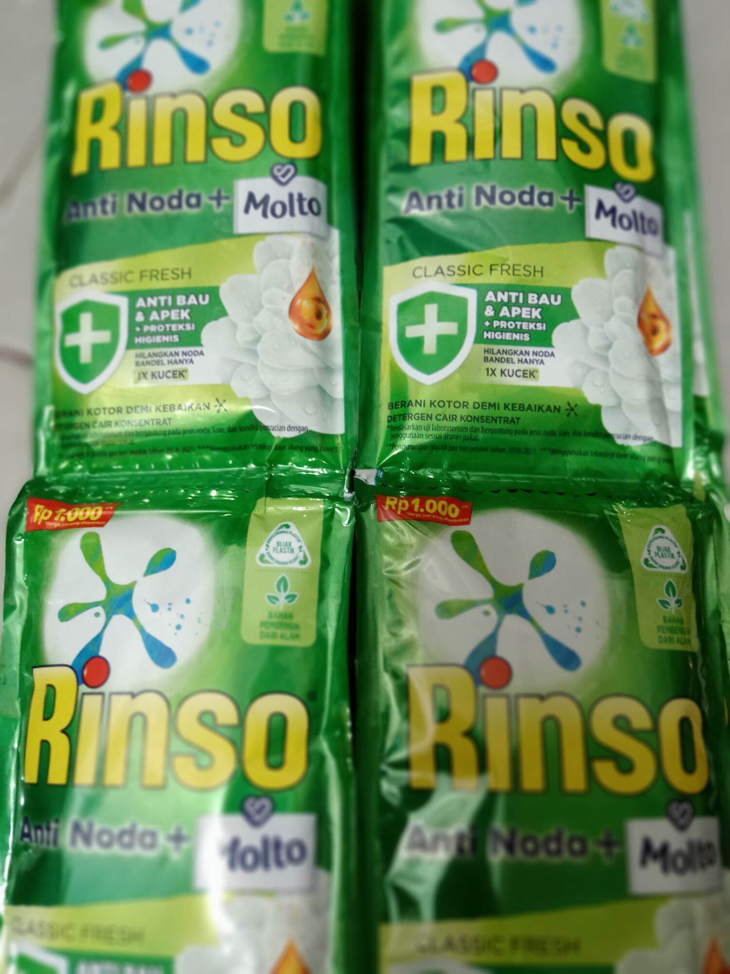 Rinso Molto Deterjen Cair Sachet 38 ml /Rinso Cair Sachet 1000an ...