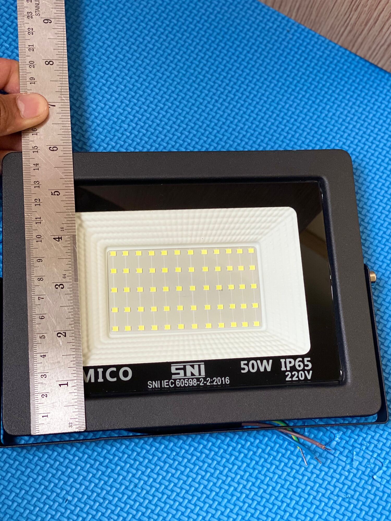 Lampu Sorot Outdoor 50 Watt Emico Lampu Tembak Led Flood Light | Lazada ...