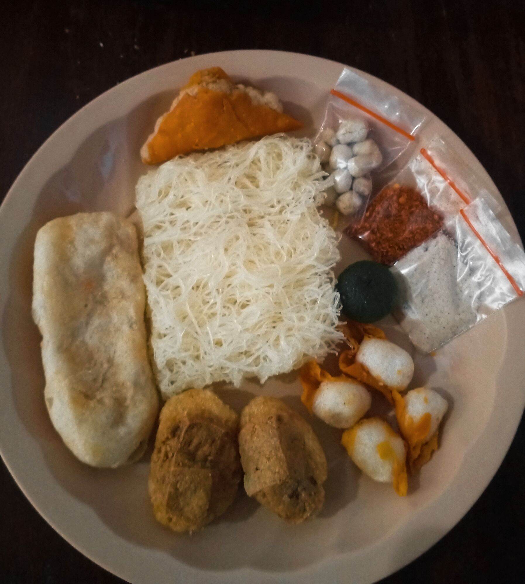 CUANKI makanan instan khas bandung sunda dengan cita rasa pedas gurih ...