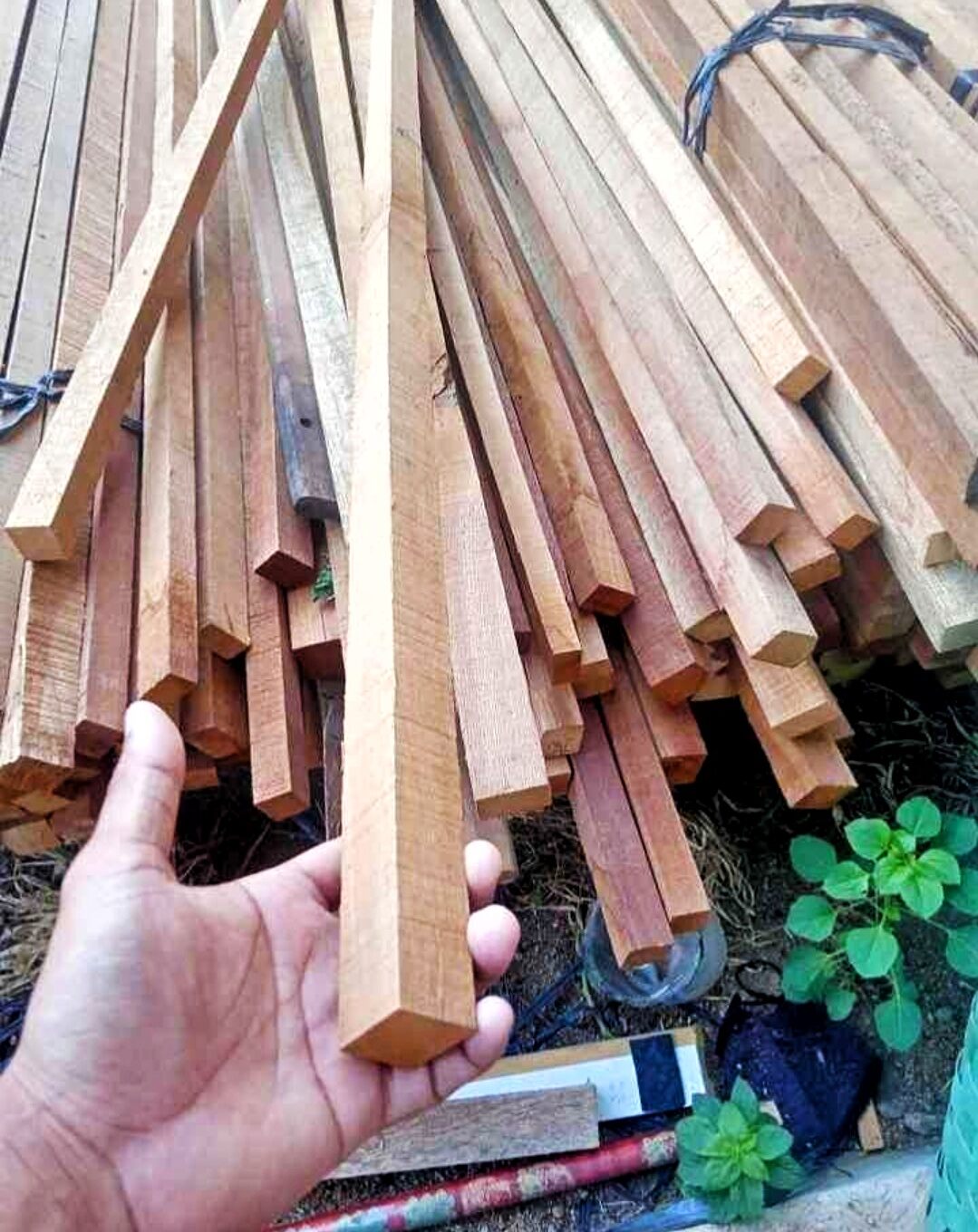 Kayu Reng Ukuran 2x3 panjang 100 Cm Kayu Kuat Mahoni dan sejenisnya ...