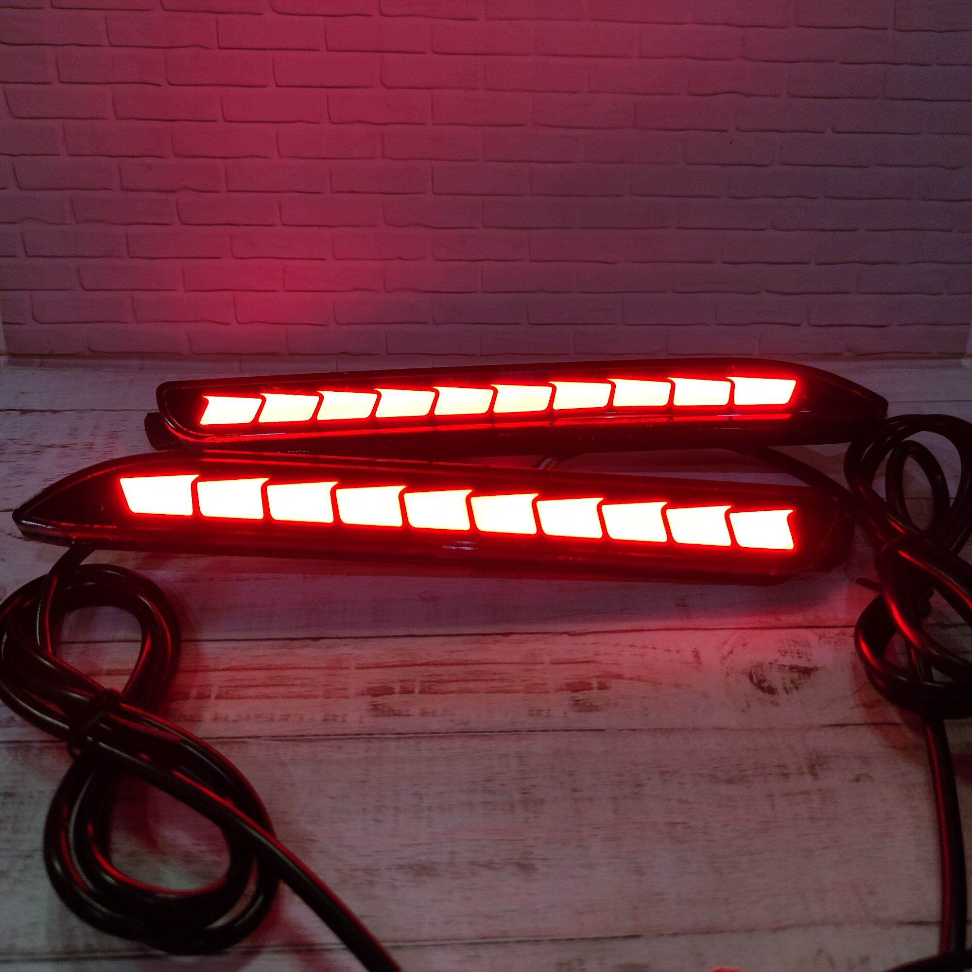 Lampu reflektor bumper belakang toyota innova 2008-2015 smoke | Lazada ...