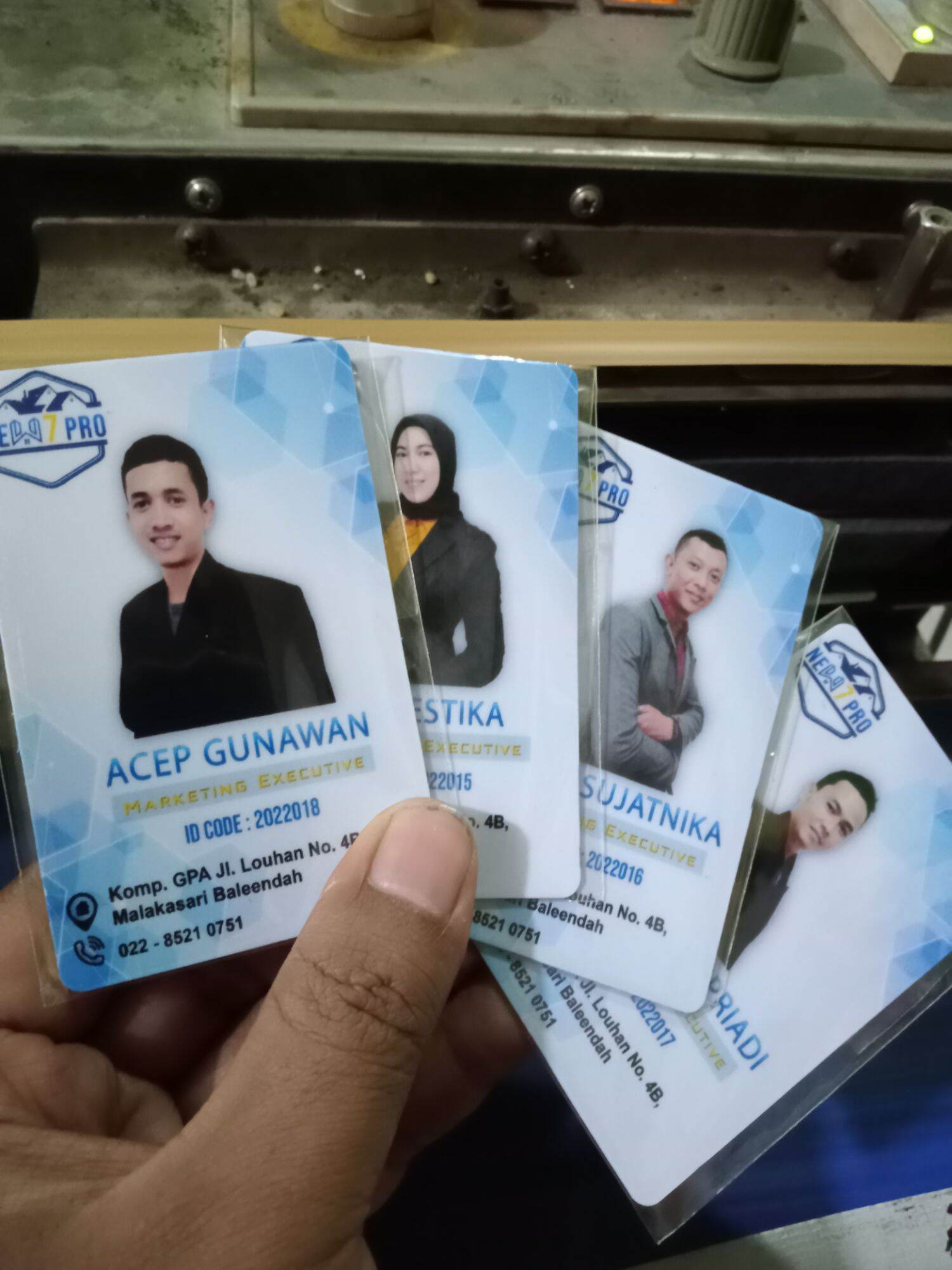 Cetak idcard karyawan, kartu staf, kartu pelajar, id card , kartu ... Cetak idcard karyawan, kartu staf, kartu pelajar, id card , kartu ...