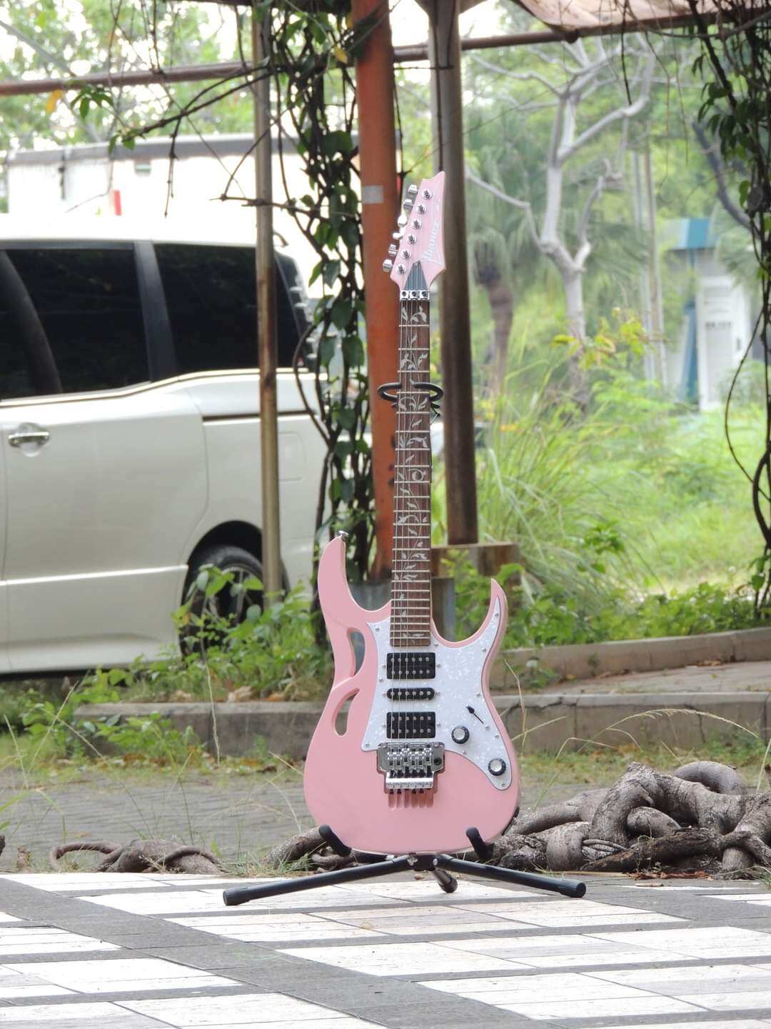 GITAR ELEKTRIK IBANEZ JEM PIA PINK | Lazada Indonesia