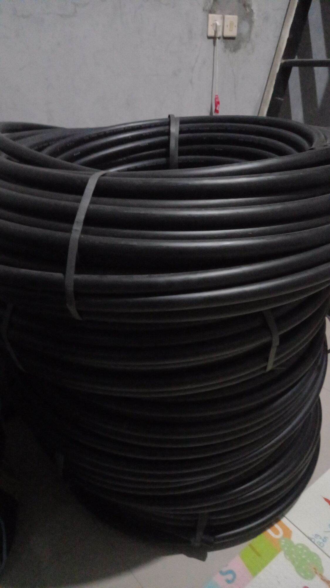 PIPA HDPE atau pipa pdam / pipa hitam/ pipa kebun ukuran 1 inch PN 10 ...