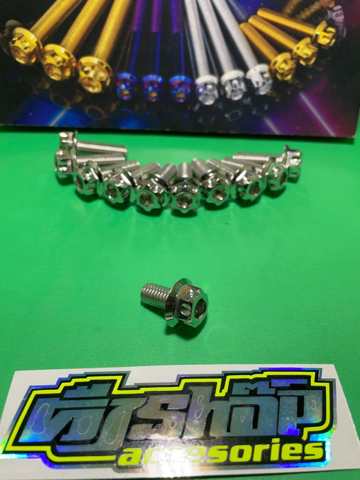 1 harga untuk 1 baut M8 x15 drat 12 Panjang 1,5cm kunci 12 atau L ...