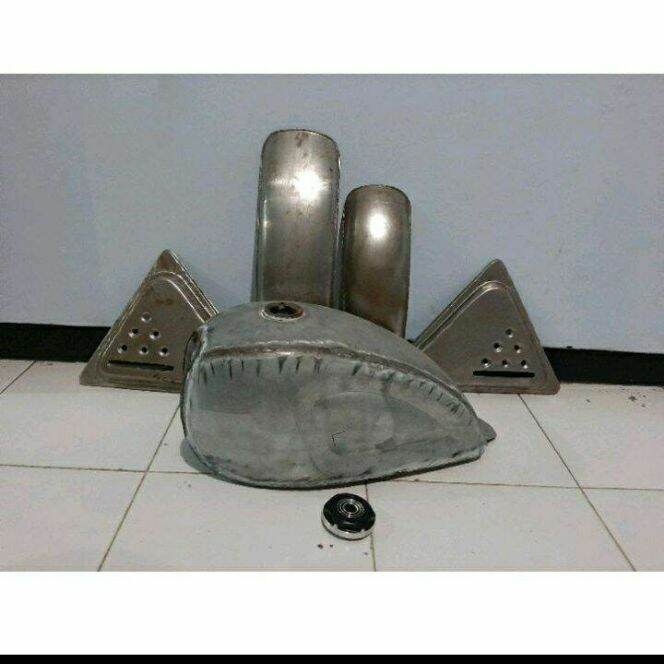 paket tangki Triumph dekok segitiga plus Slebor spakbor Japstyle plus ...