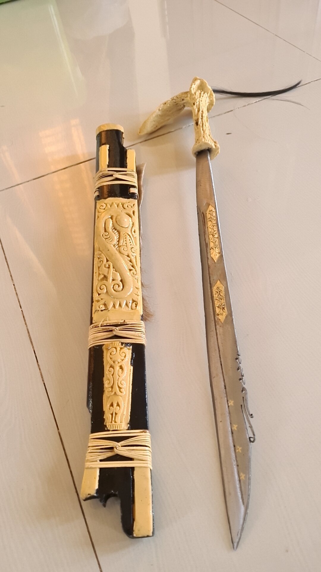 MANDAU unik SUKU DAYAK KALIMANTAN PANJANG 65 CM MANDAU LURUS | Lazada ...