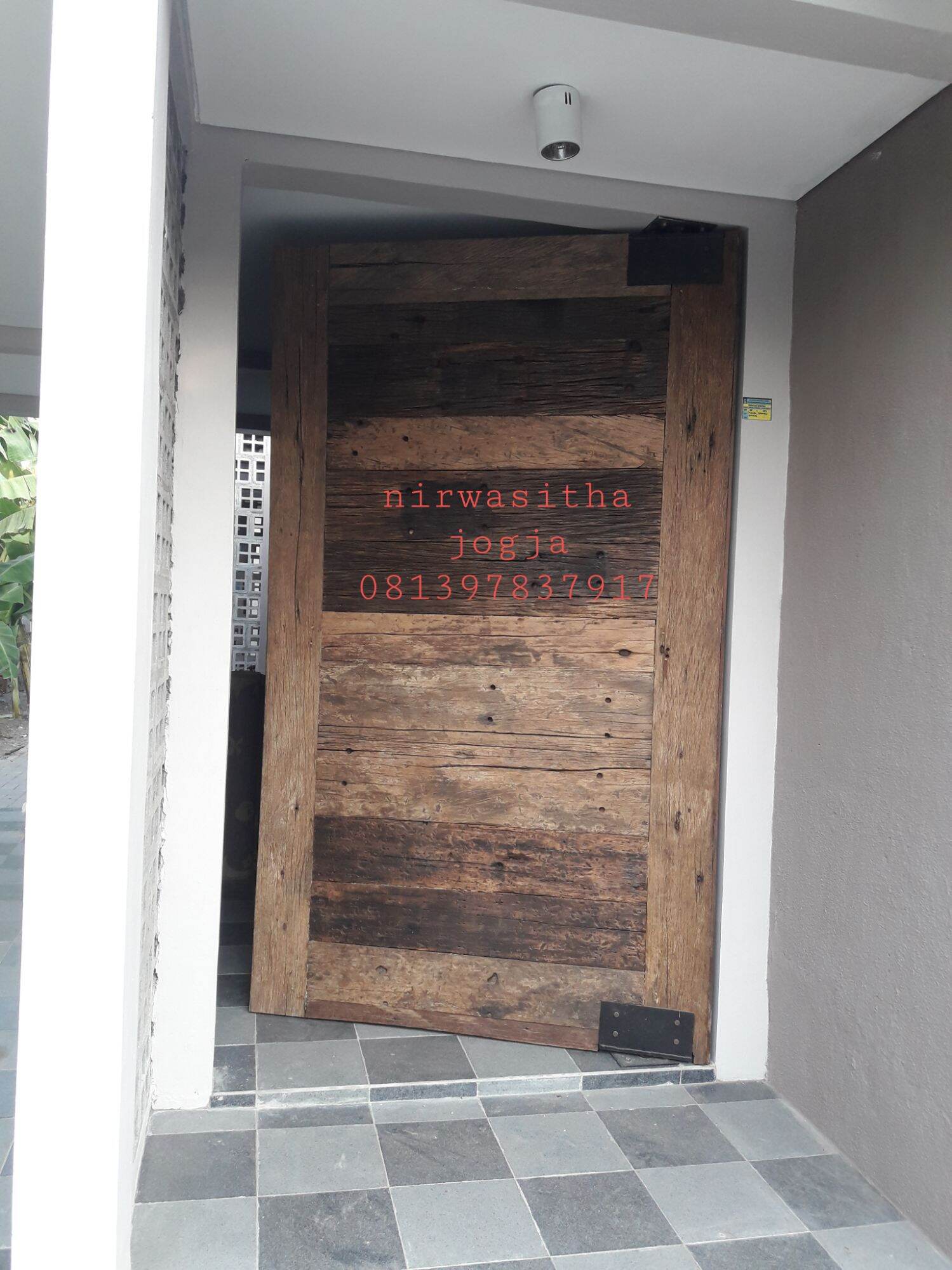 Daun Pintu ~ Gerbang Kayu Rustic ~ kayu Ulin bekas geladak dermaga ...