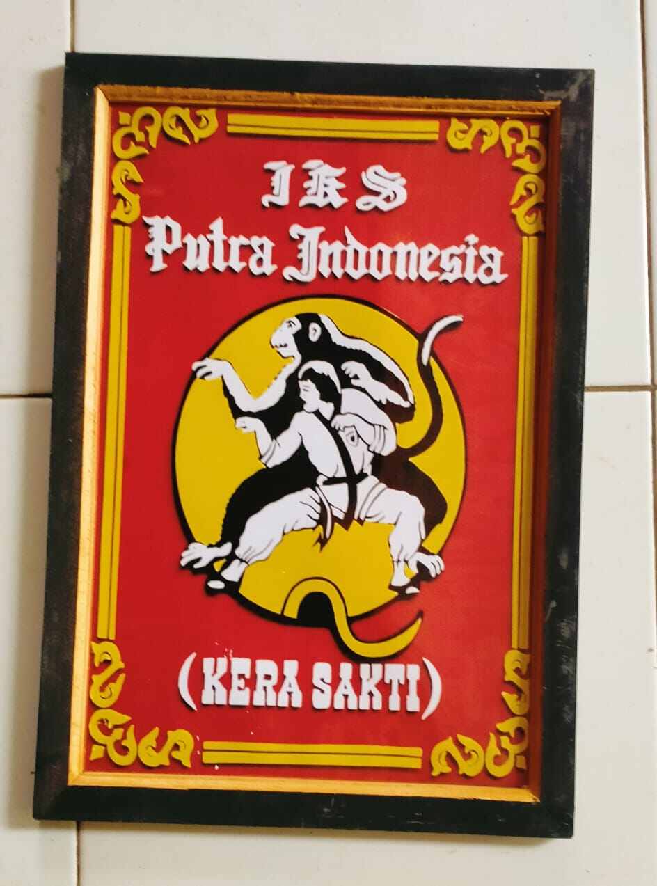 hiasan dinding poster lambang silat kera sakti IKS plus bingkai ukuran ...