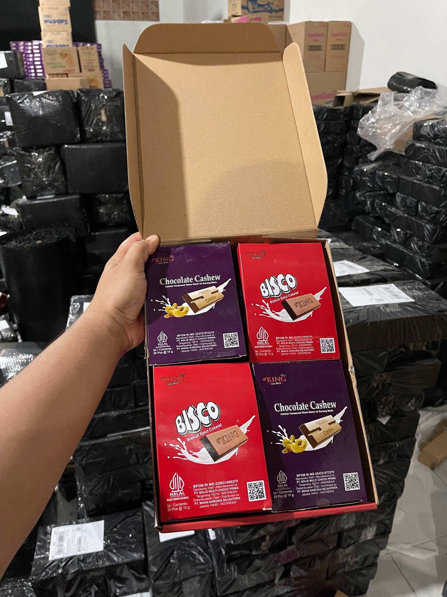 Coklat musdalifah - 1 karton coklat bisco isi 80 batang | Lazada Indonesia
